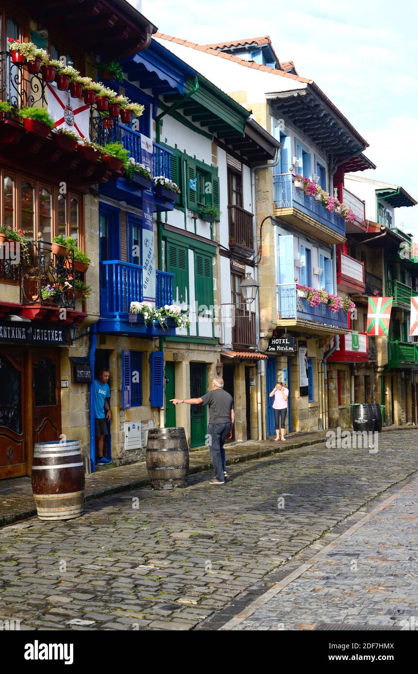 Traditional basque houses hi-res stock photography and images - Alamy