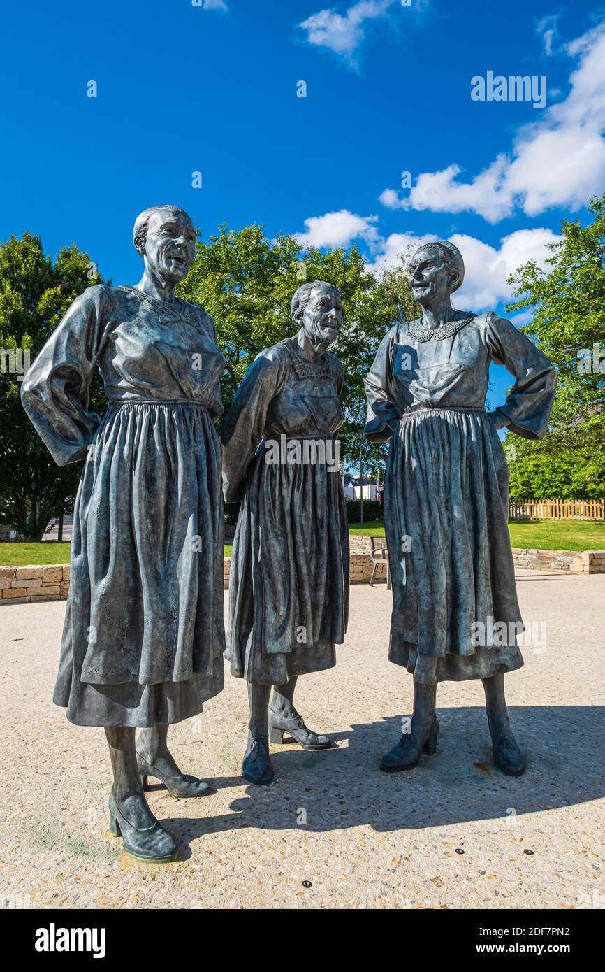 France, Finistere, Carhaix-Plouguer, statue of the Goadec Sisters by ...