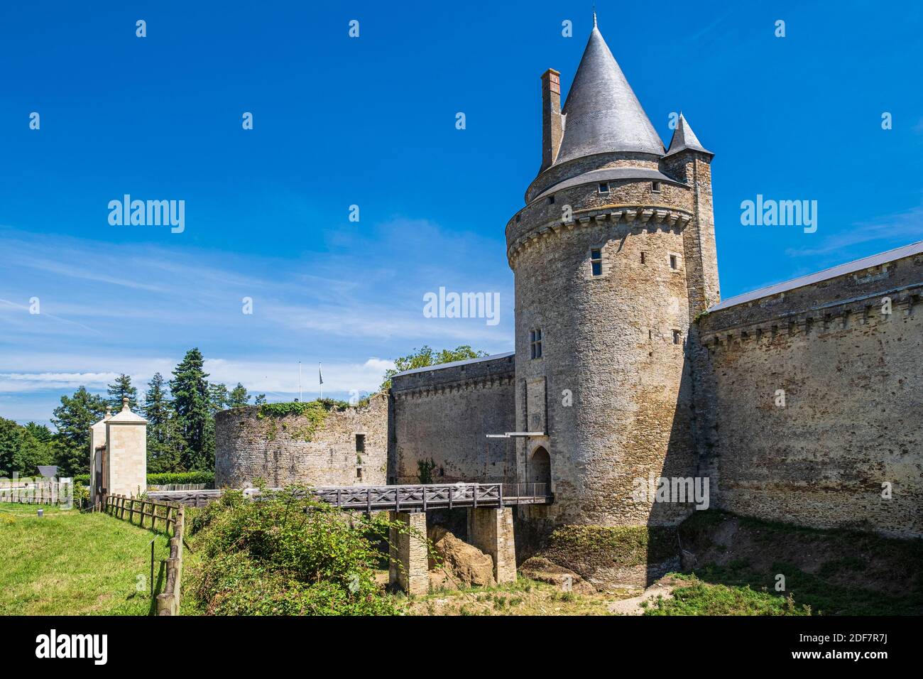 Castle of blain hi-res stock photography and images - Alamy
