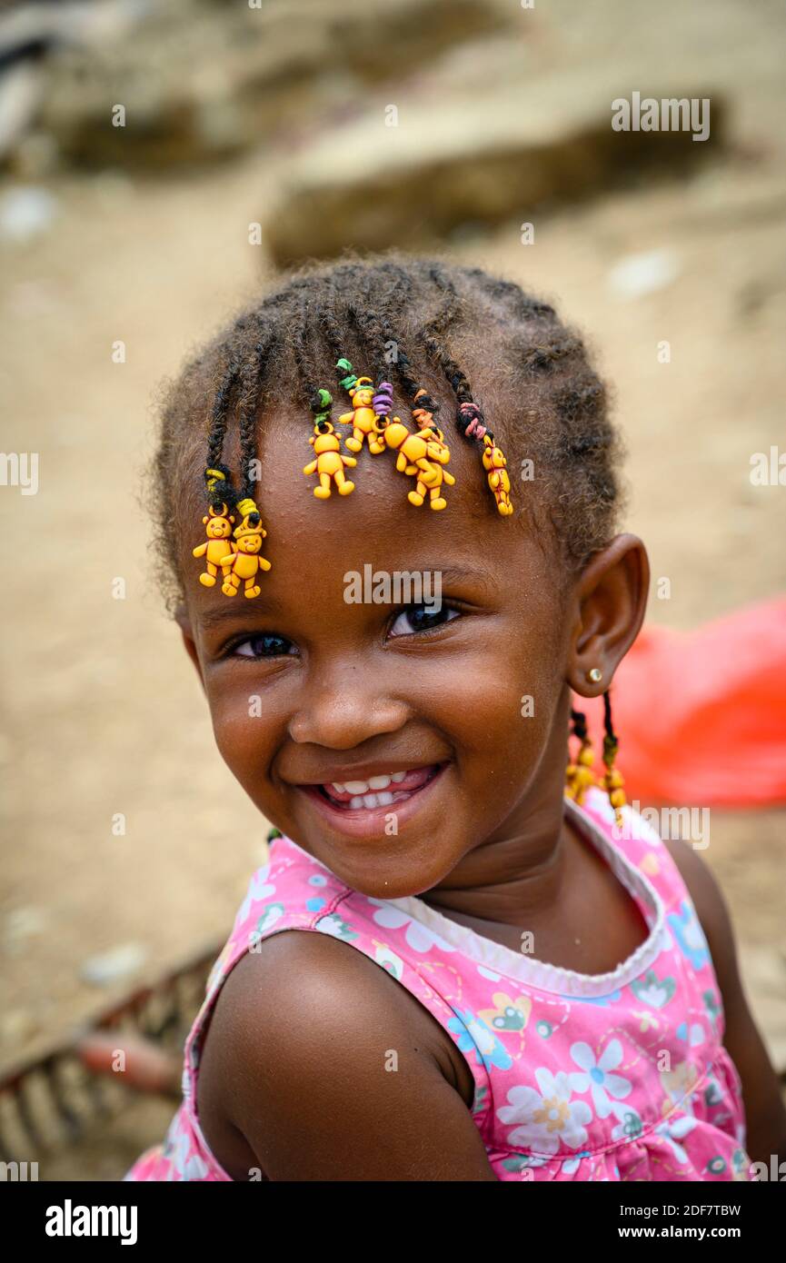 Gabon, moyen Ogou? district, Lambar?n?, portrait of Gabonese girl Stock ...