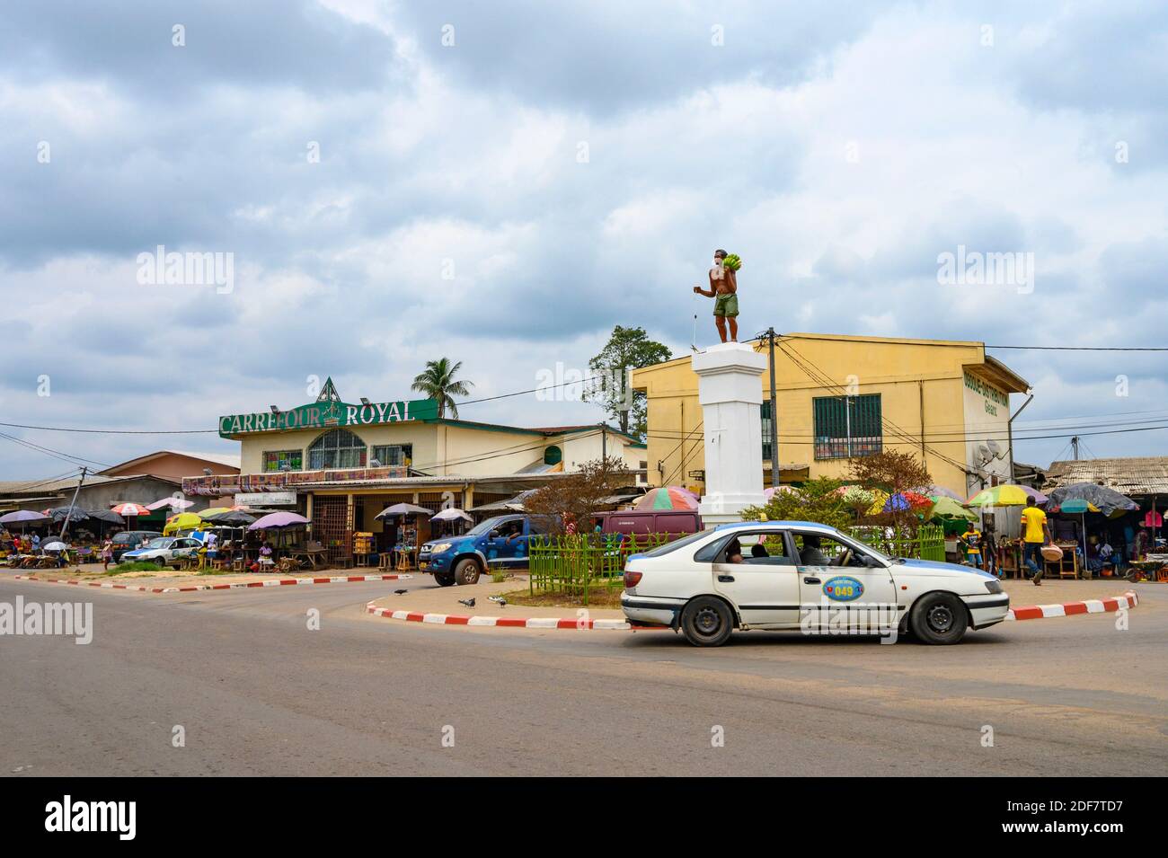 Gabon, moyen Ogou? district, Lambar?n?, downtown Stock Photo - Alamy