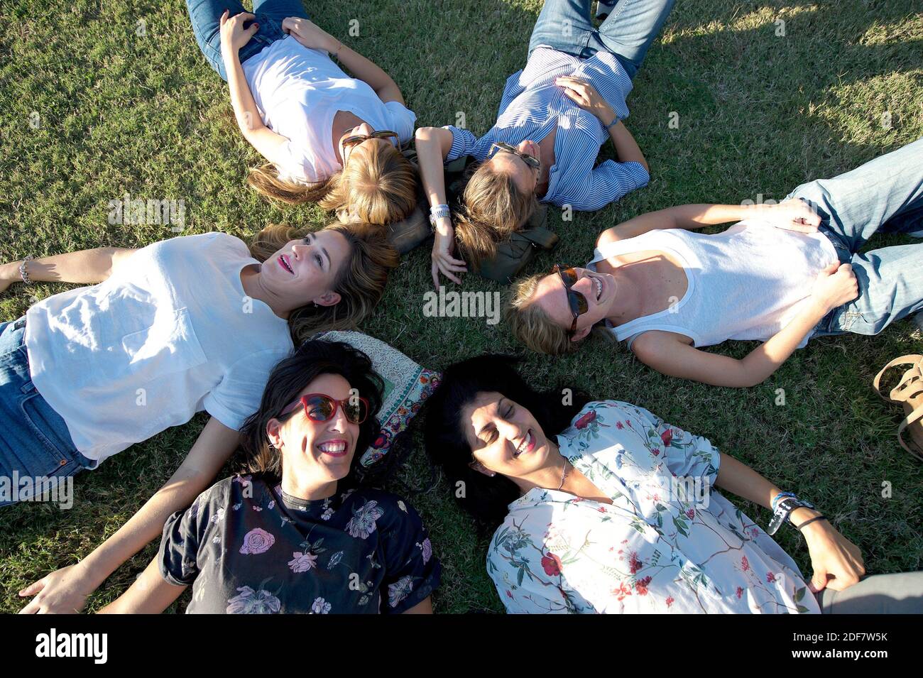Friendship with nature hi-res stock photography and images - Alamy