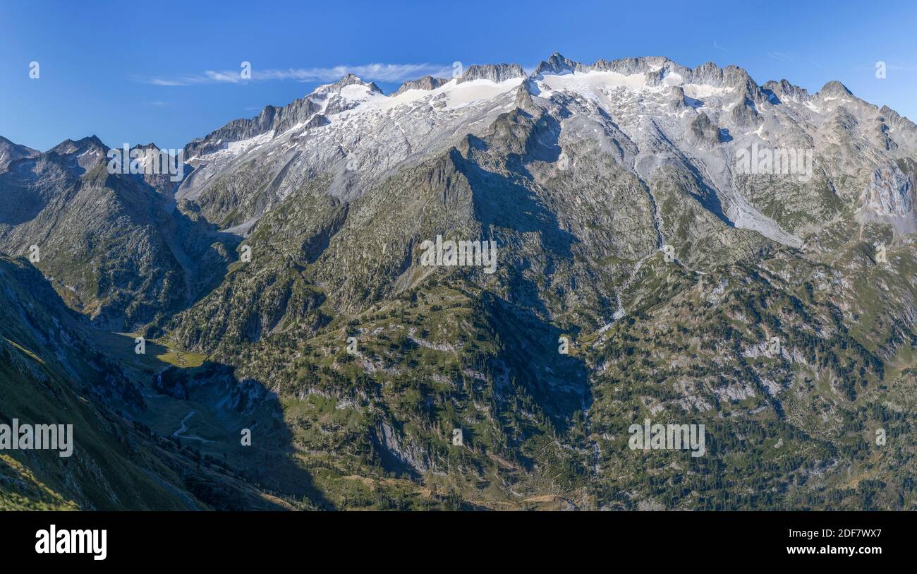 No 3404 hi-res stock photography and images - Alamy