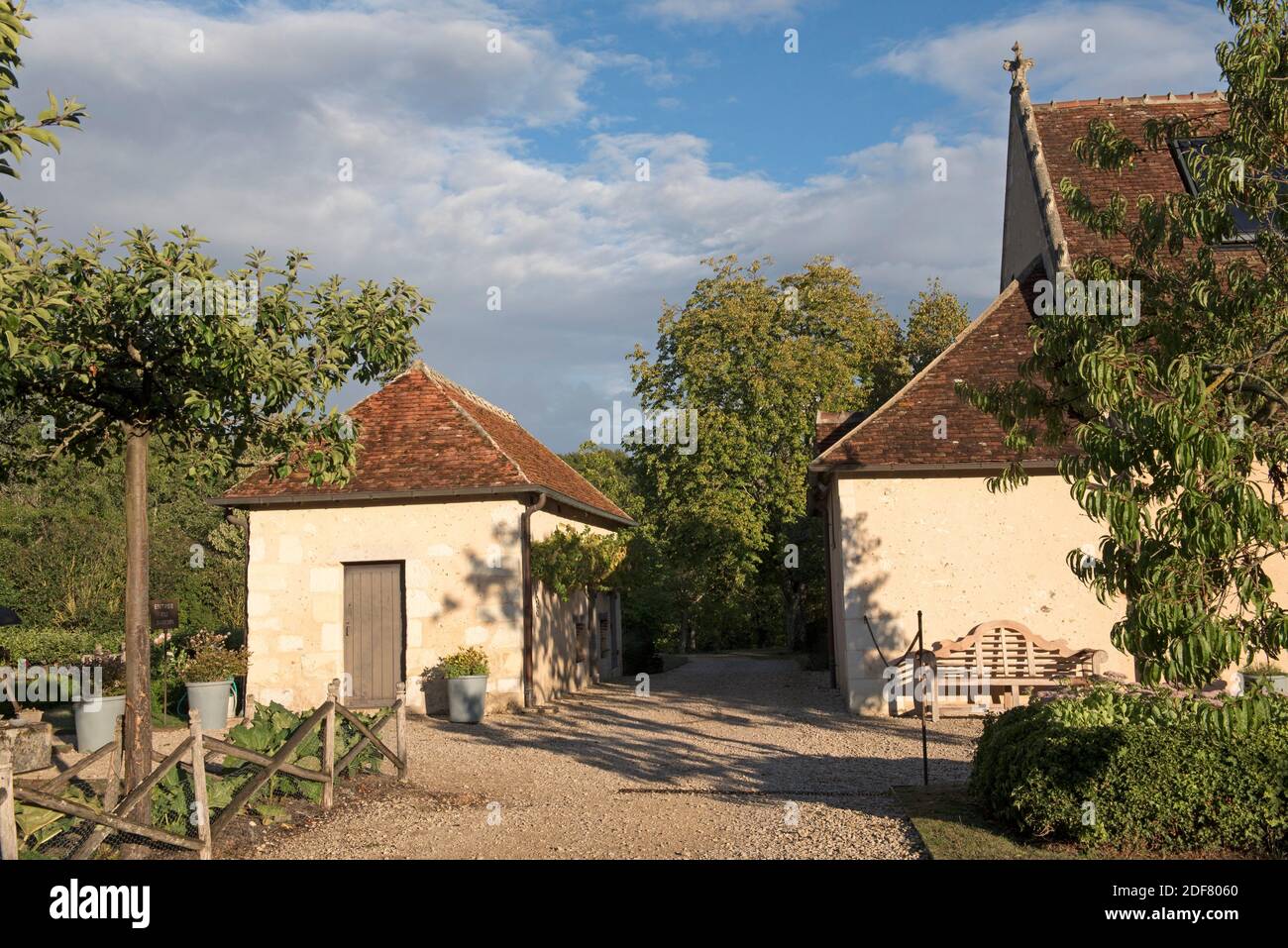 Poulaines hi-res stock photography and images - Alamy