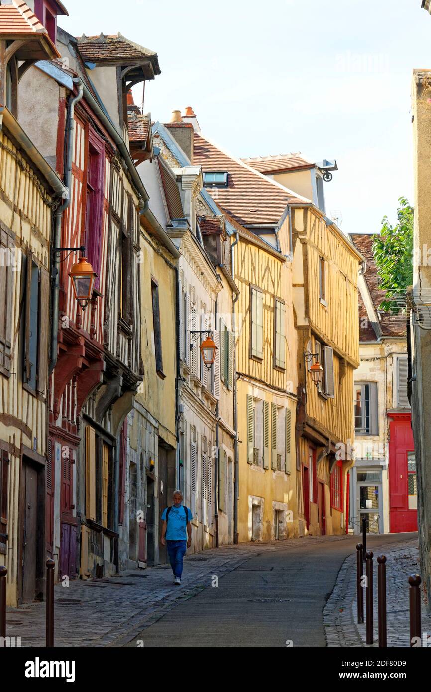 France, Yonne, Auxerre, Marine District, Rue Sous Murs Stock Photo - Alamy