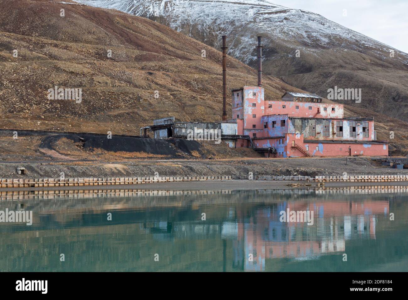 Old coalfiring power plant / coal-fired power station at Pyramiden ...