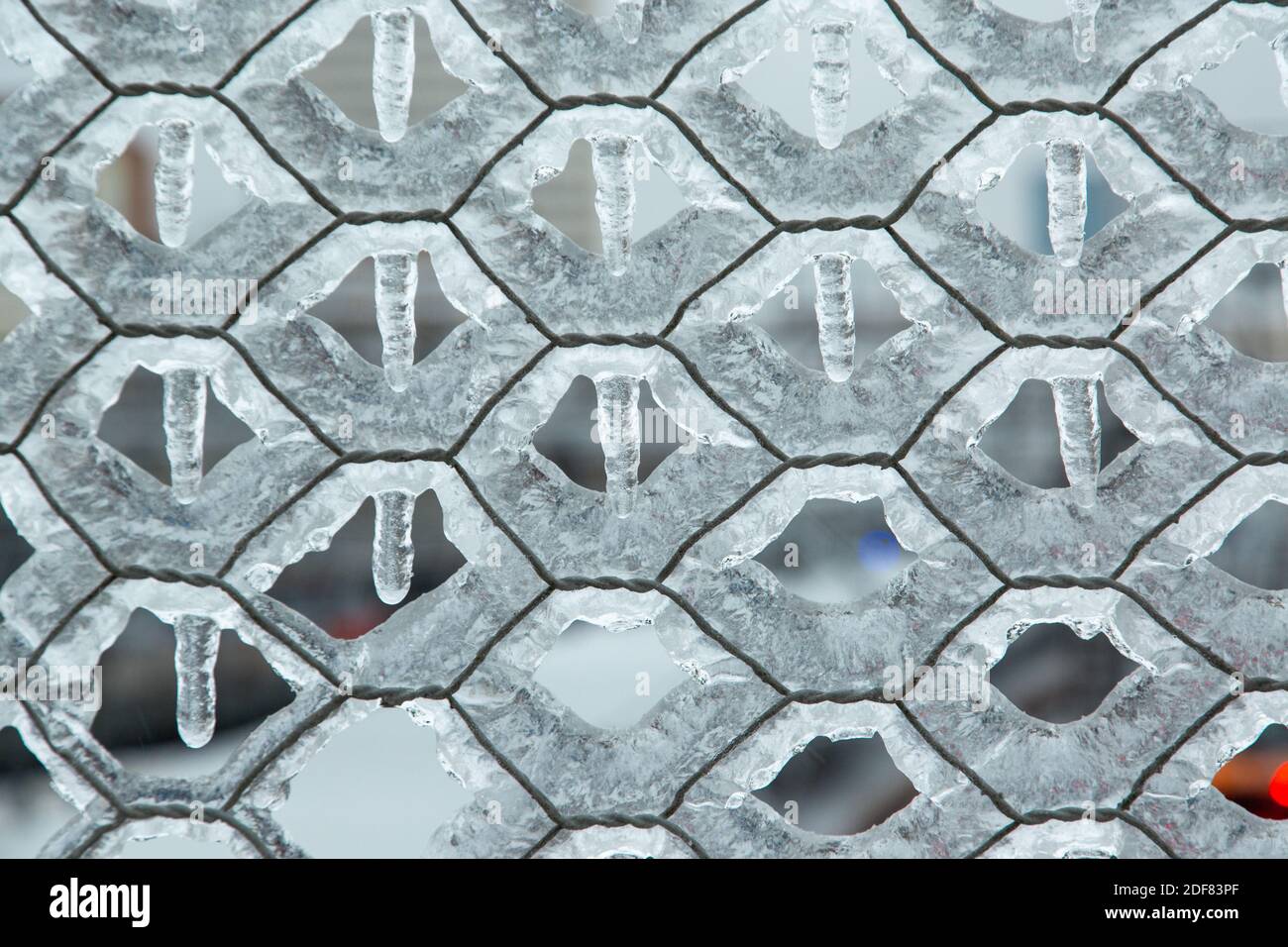 Chain link fencing mesh hi-res stock photography and images - Alamy