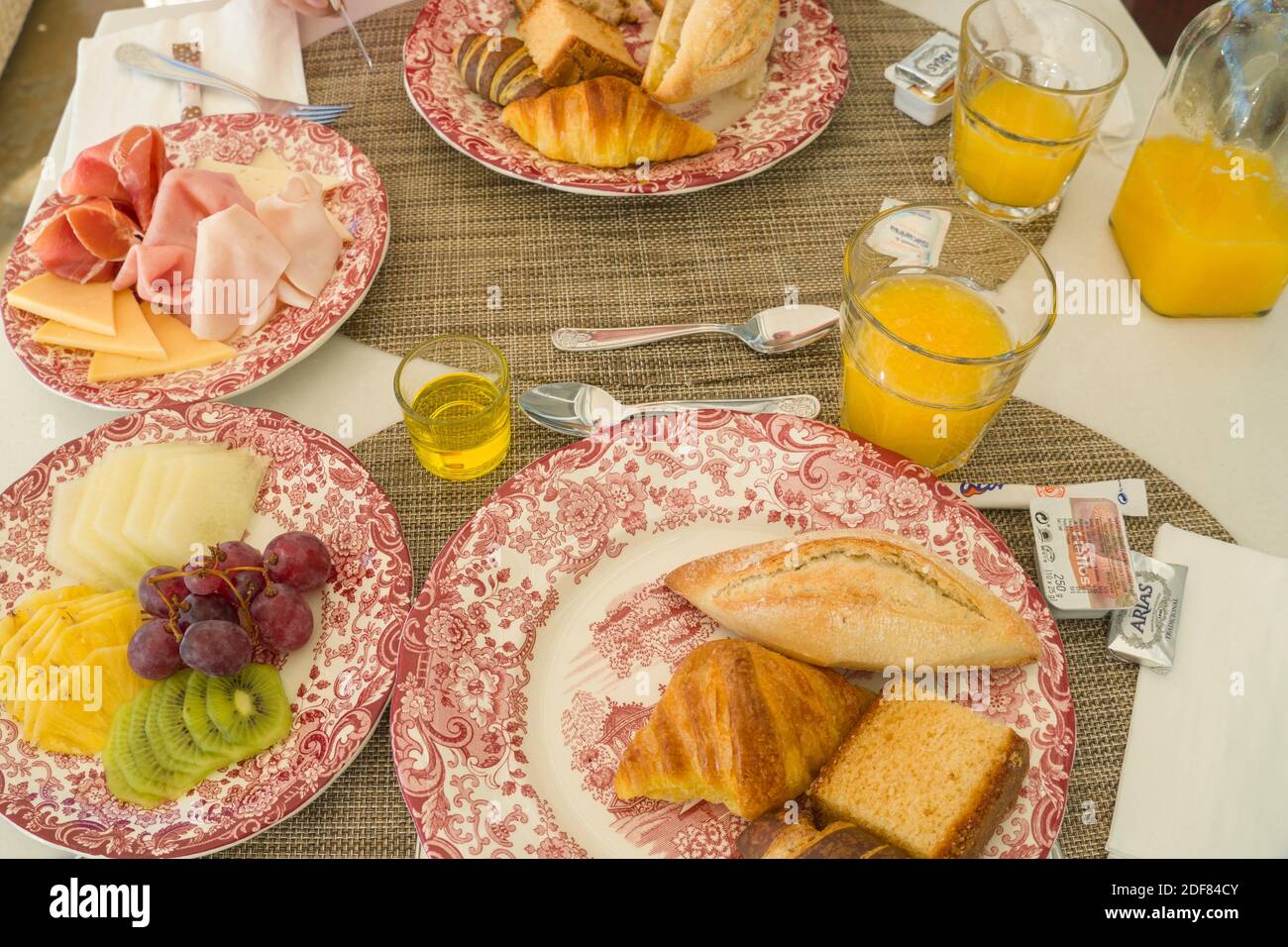 Two people breakfast spain hi-res stock photography and images - Alamy