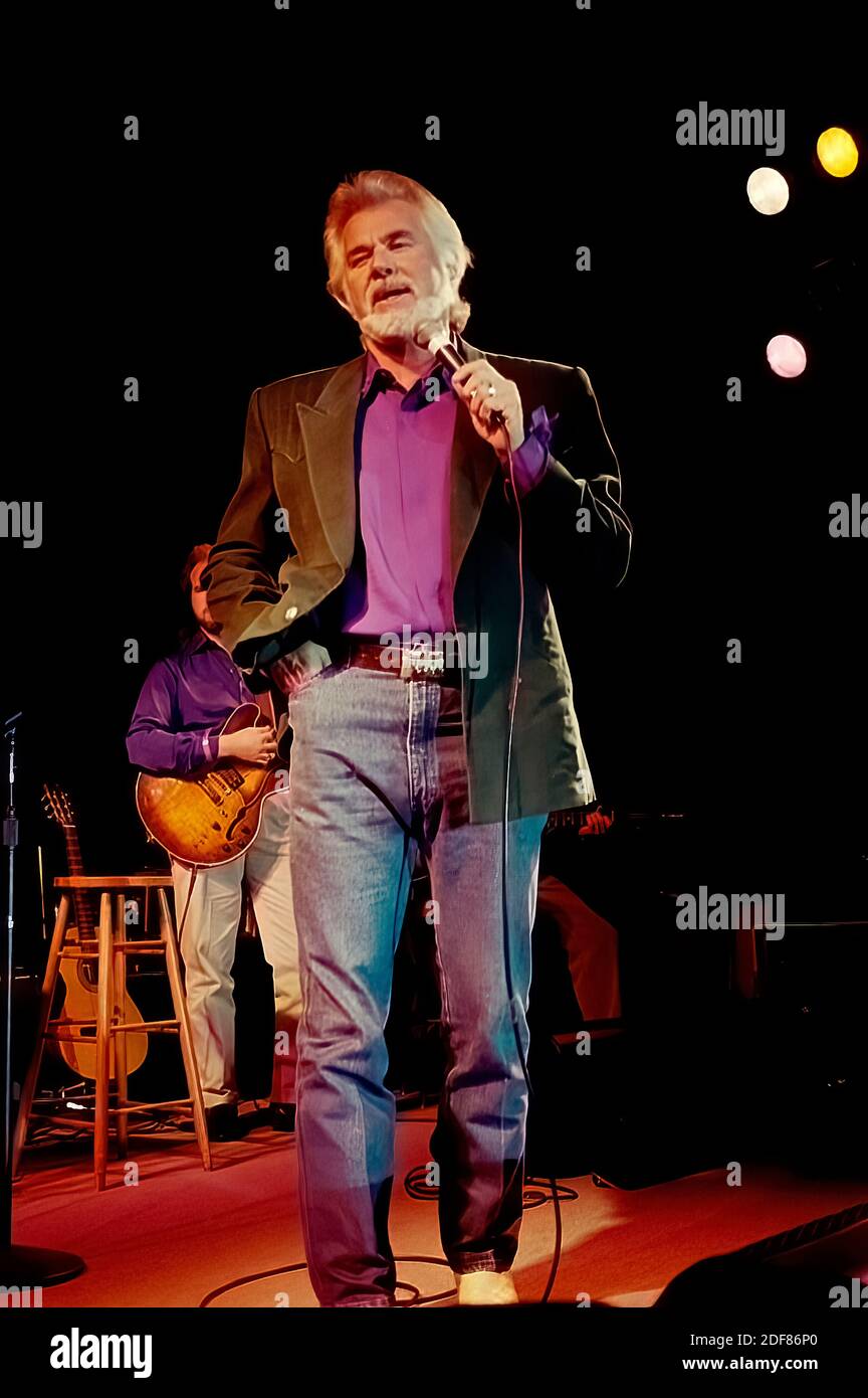 Washington, DC. USA, March 21, 1992 Kenny Rogers live during the 50th ...