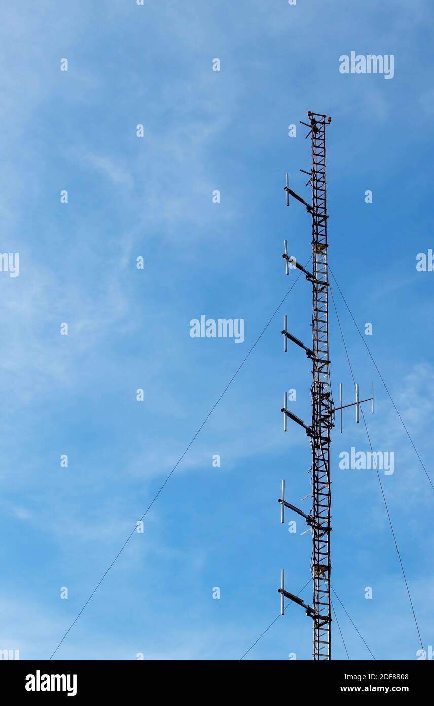 Mobile radio mast hi-res stock photography and images - Alamy
