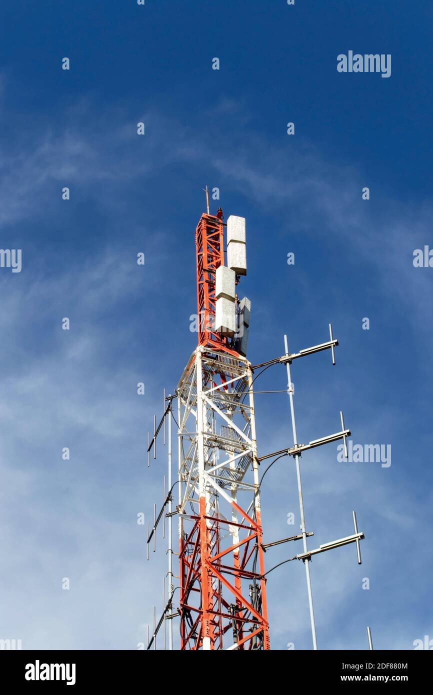 Mobile radio mast hi-res stock photography and images - Alamy
