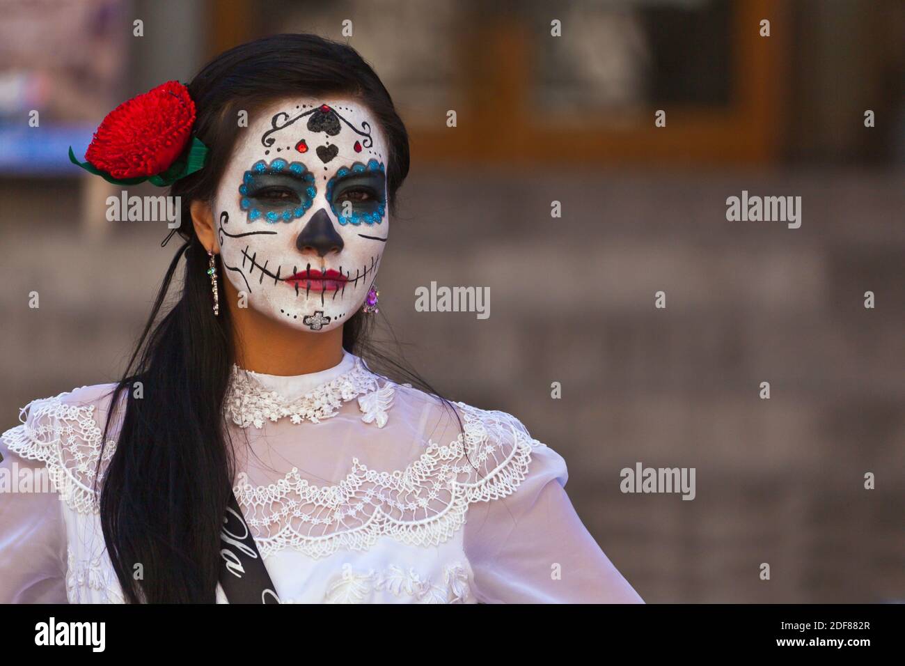 Masked woman day of the dead hi-res stock photography and images - Alamy