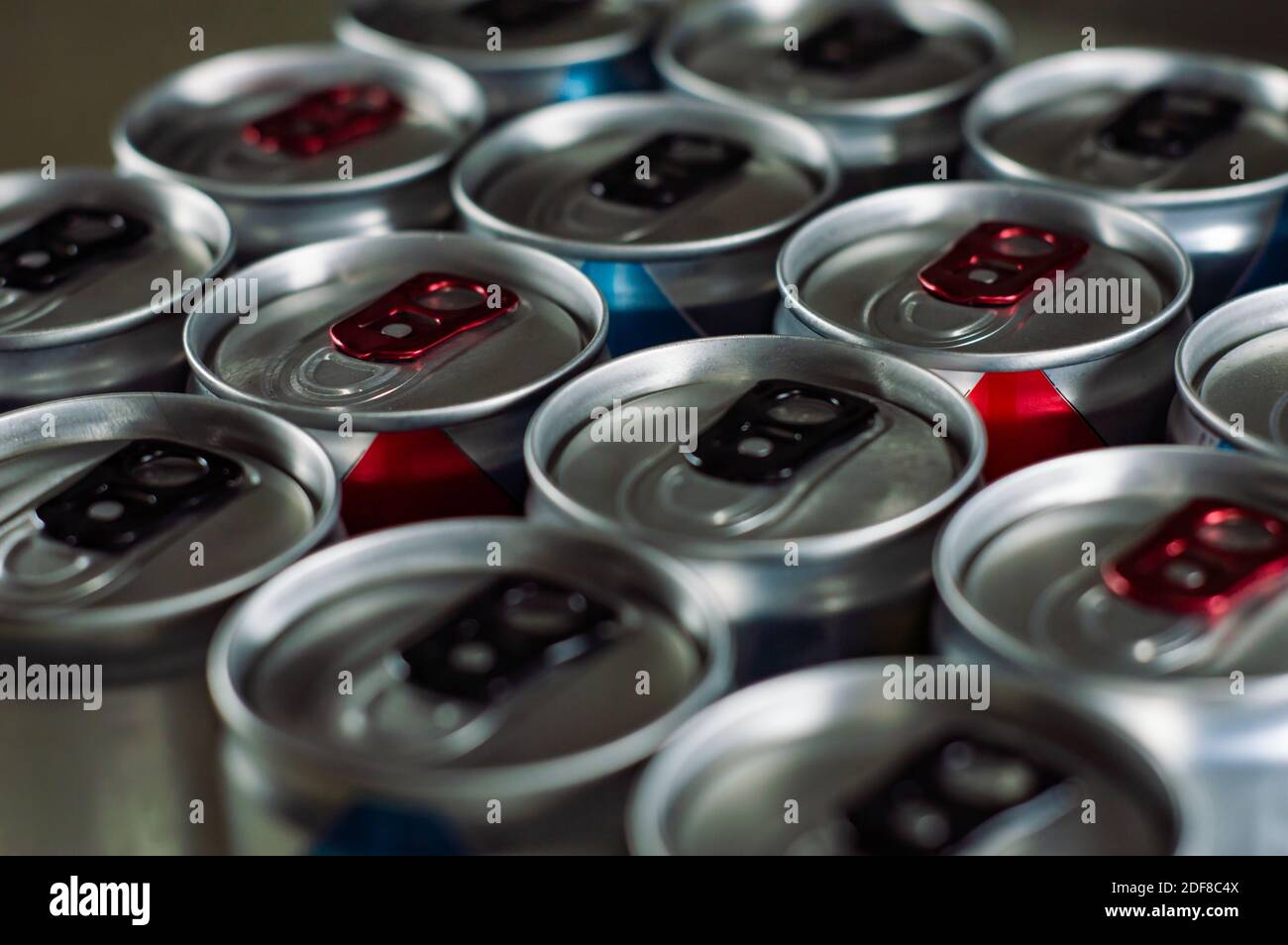 Shiny Silver Aluminum Soda Cans in a Group Stock Photo - Alamy