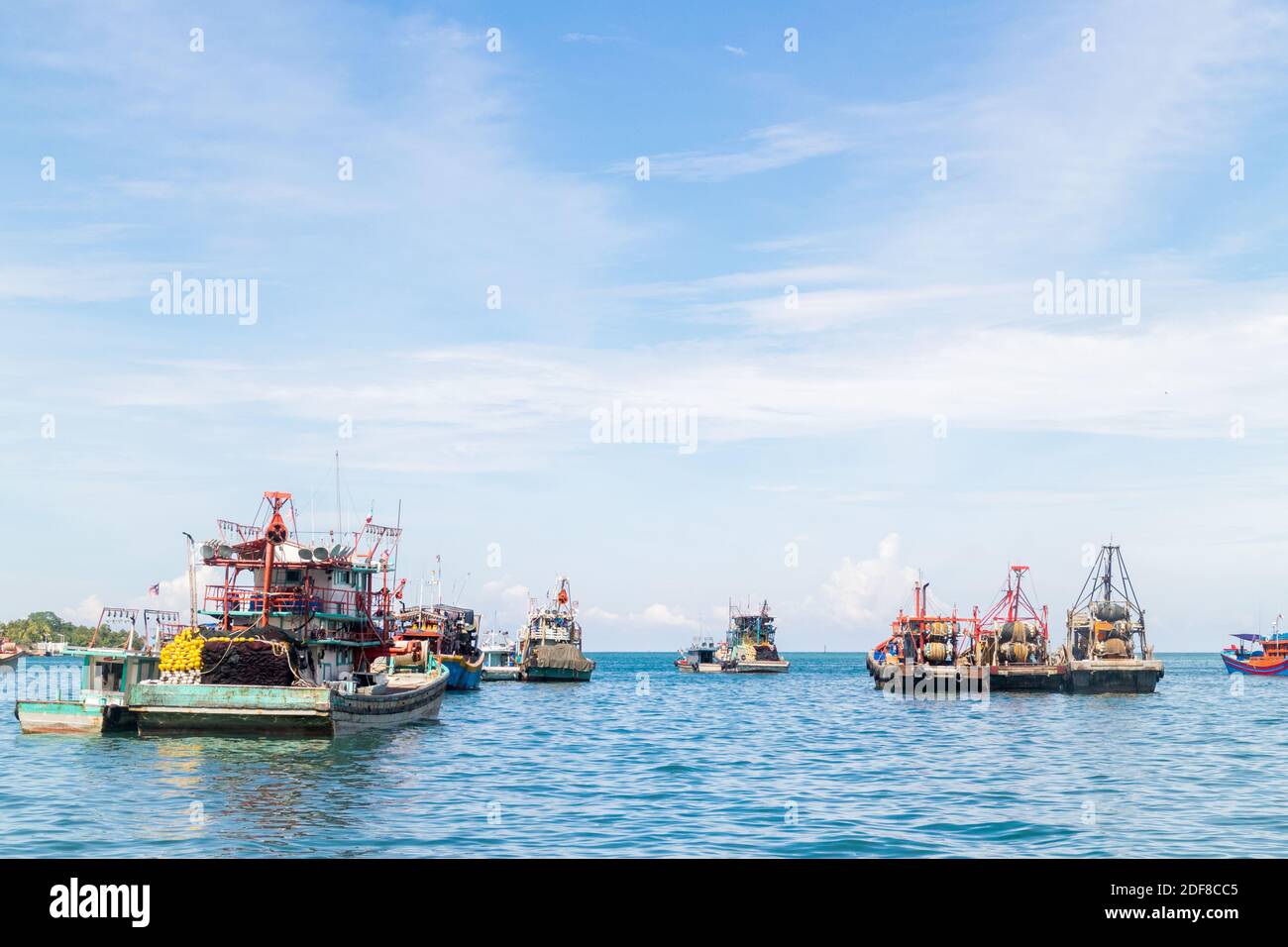 Malaysia sabah fishing boat in hi-res stock photography and images - Alamy