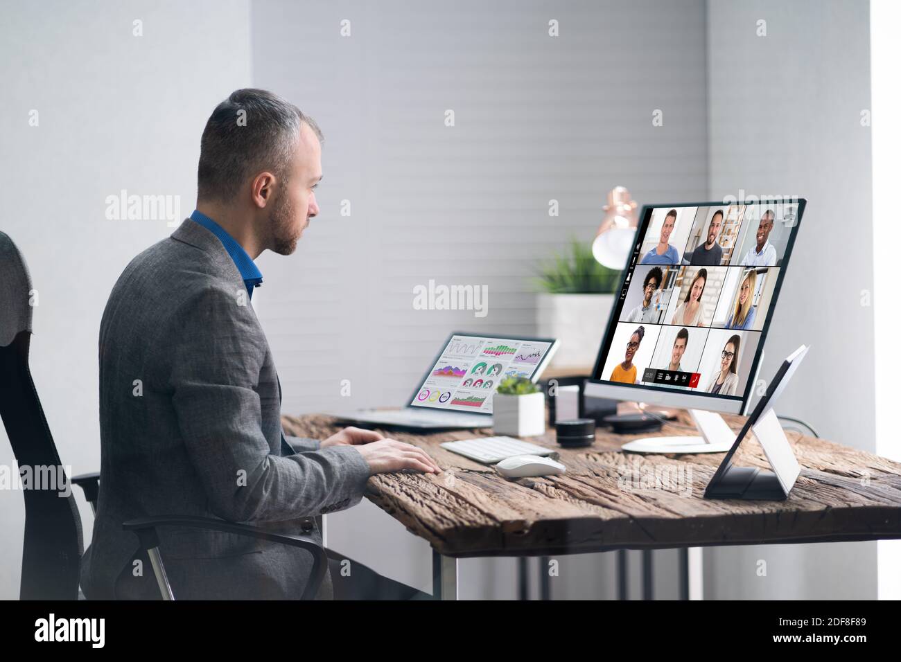 Business remote hi-res stock photography and images - Alamy