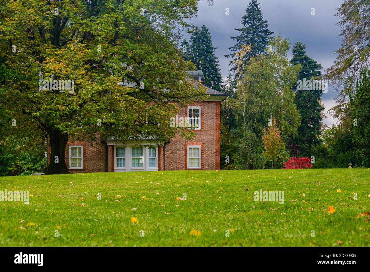 Schloss hotel kronberg hi-res stock photography and images - Alamy