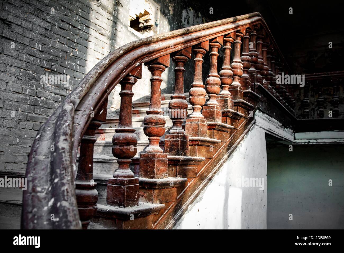 Old wooden railing of a vintage staircase Stock Photo - Alamy
