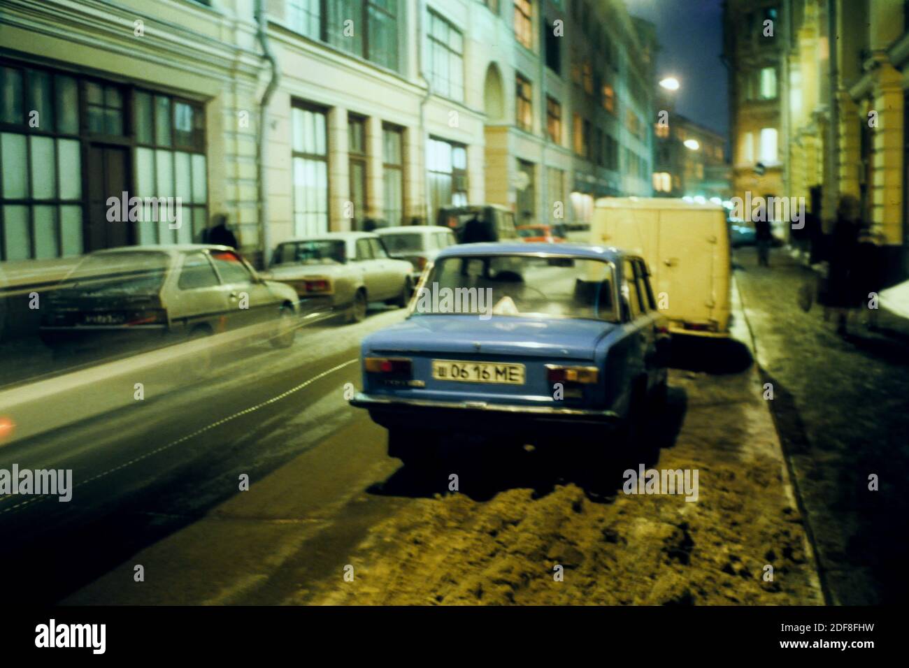 Street view at night, Moscow, CEI, Former USSR, 1991 Stock Photo - Alamy