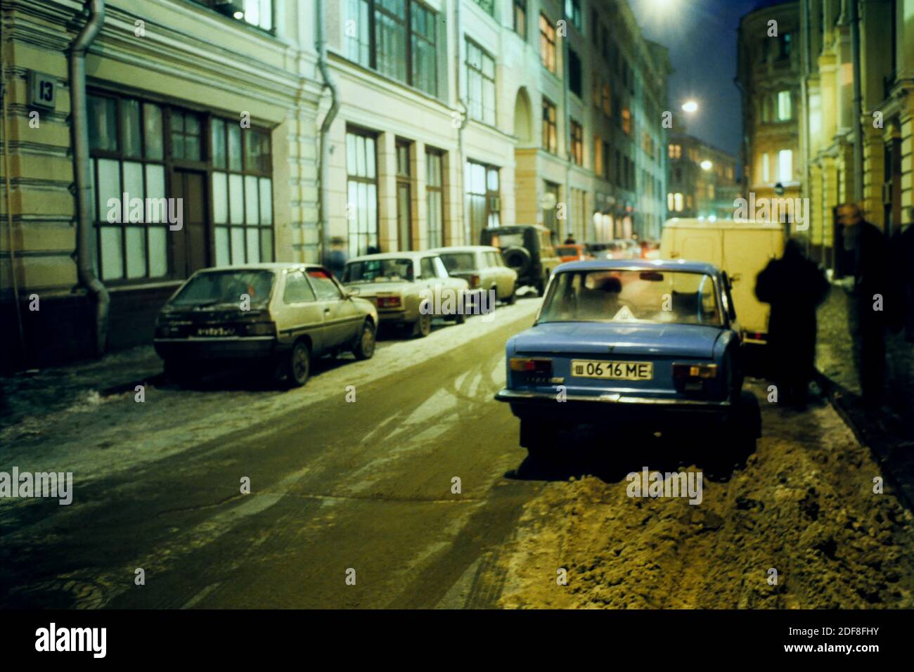 Street view at night, Moscow, CEI, Former USSR, 1991 Stock Photo - Alamy