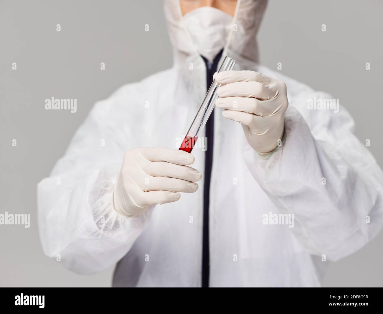 Male laboratory assistant vaccine hi-res stock photography and images ...
