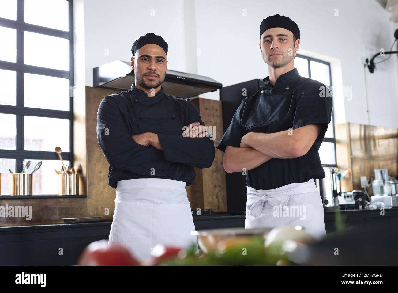 Male chefs hi-res stock photography and images - Alamy