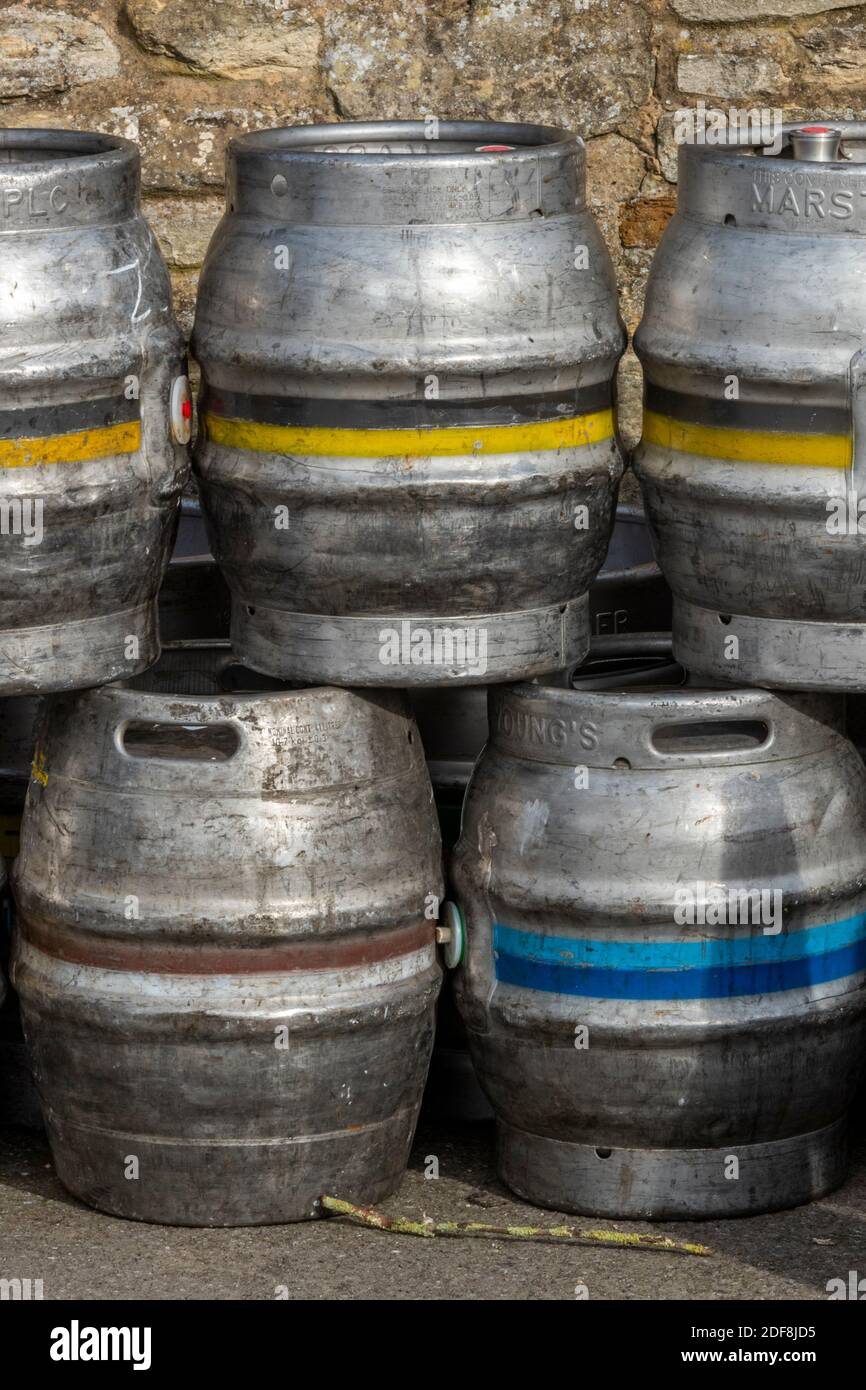 Aluminium containers for aale hi-res stock photography and images - Alamy