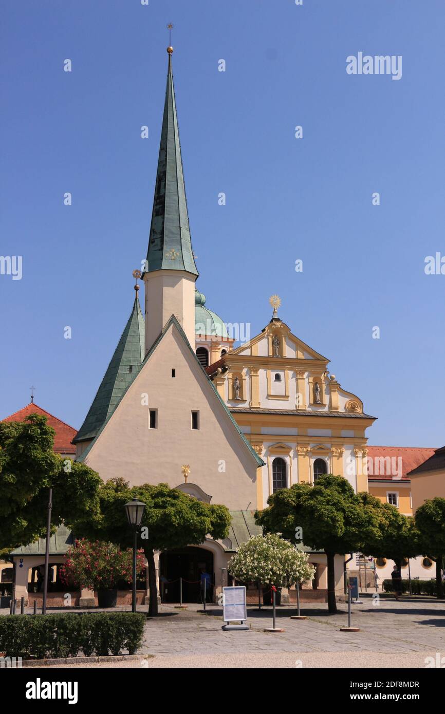 Impressionen aus dem Wallfahrtsort Altötting in Bayern Stock Photo - Alamy