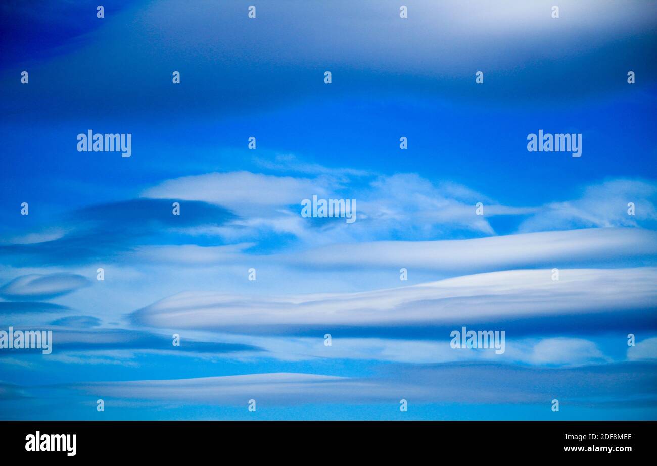 Cumulus lenticularis hi-res stock photography and images - Alamy