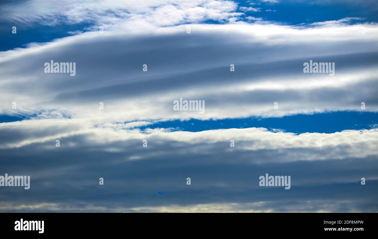 Cumulus lenticularis hi-res stock photography and images - Alamy