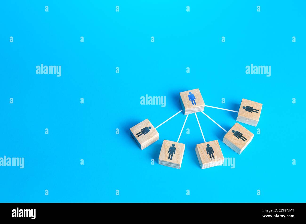 The head leader connected with employees by lines. Business personnel ...