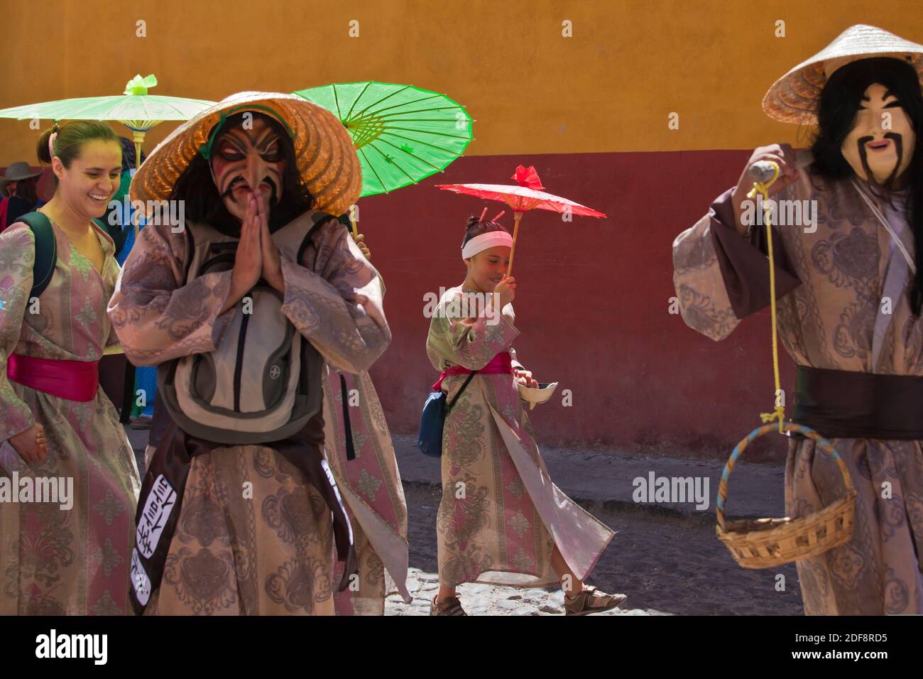 Mexican bandito hi-res stock photography and images - Alamy