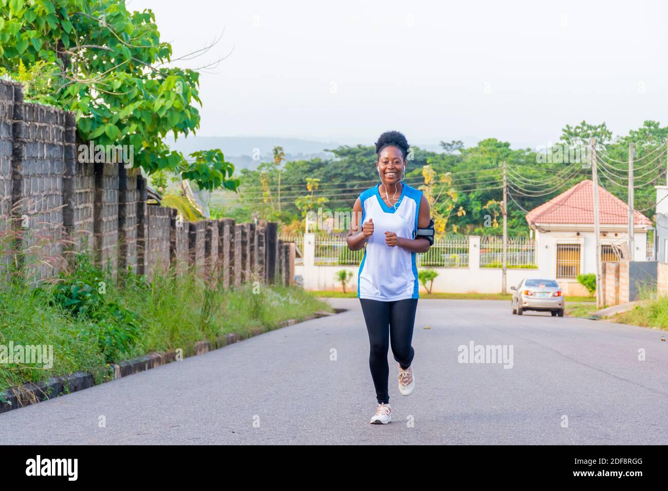 African woman exercising hi-res stock photography and images - Alamy