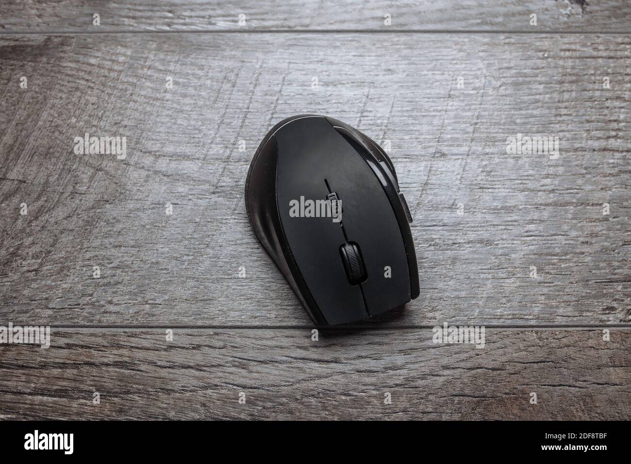 Computer mouse, wireless, on wooden background, background image ...