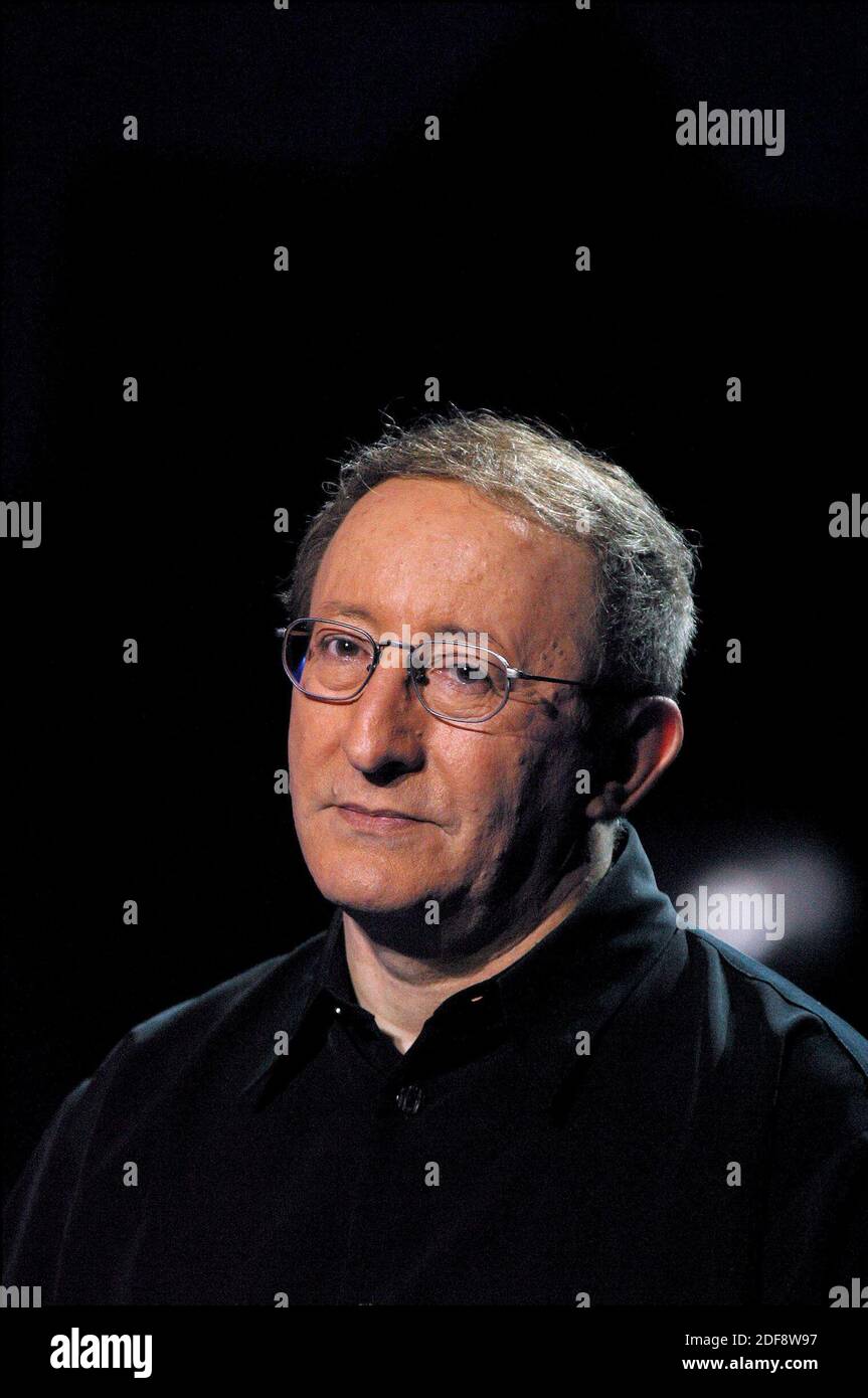 Singer Kabyle Idir Dies At 70 ---- File - © Jean-Jacques Datchary/ABACA ...