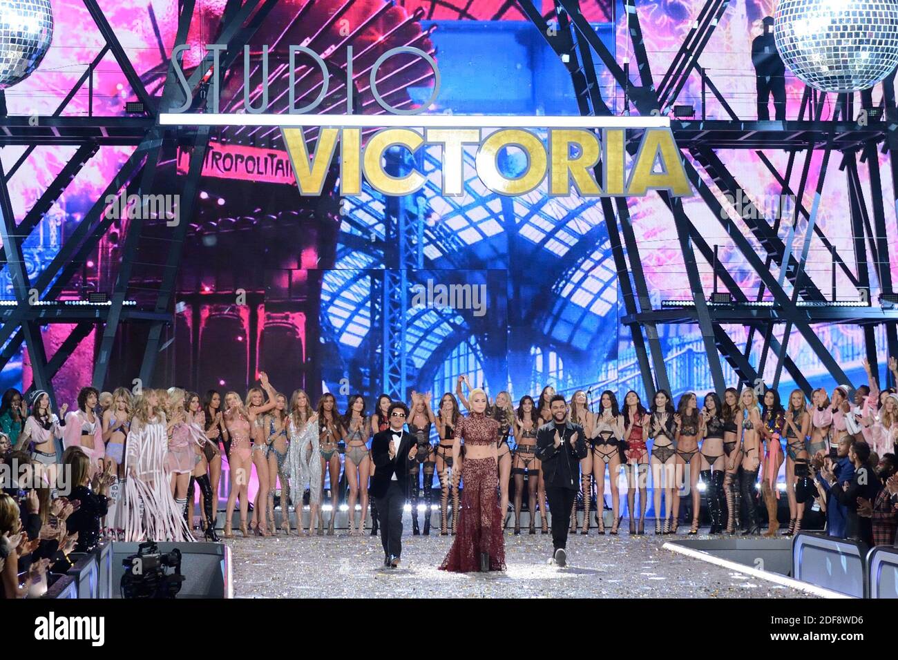 The weeknd and victorias secret models hi-res stock photography and ...