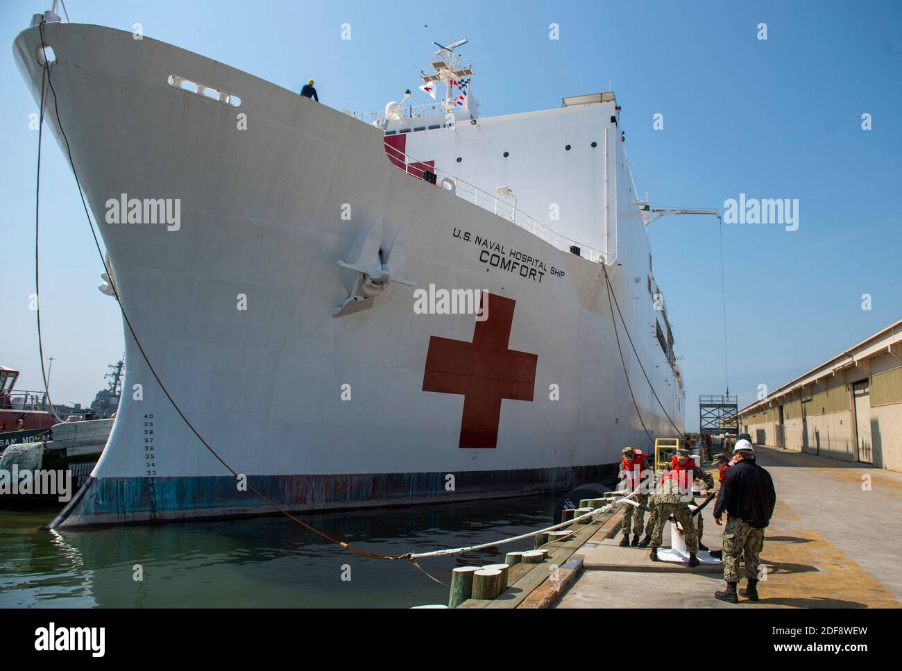 Us naval hospital ship hi-res stock photography and images - Alamy