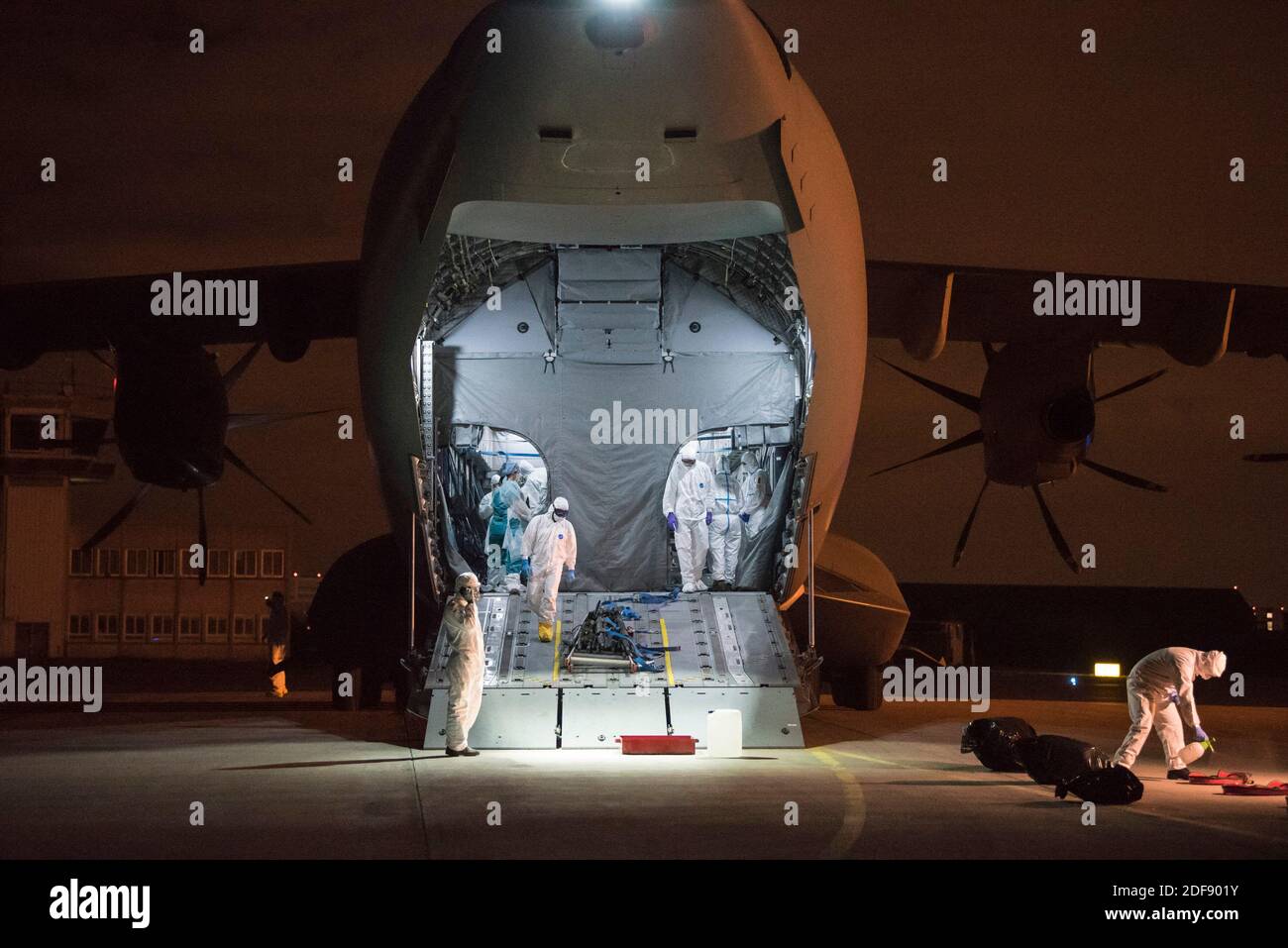 Personal and material disinfection on return from covid-19 patients ...