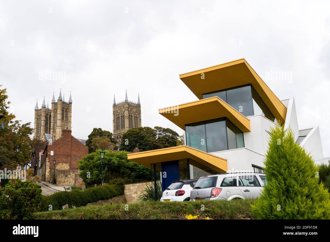 Contrasting modern and ancient architecture Stock Photo - Alamy