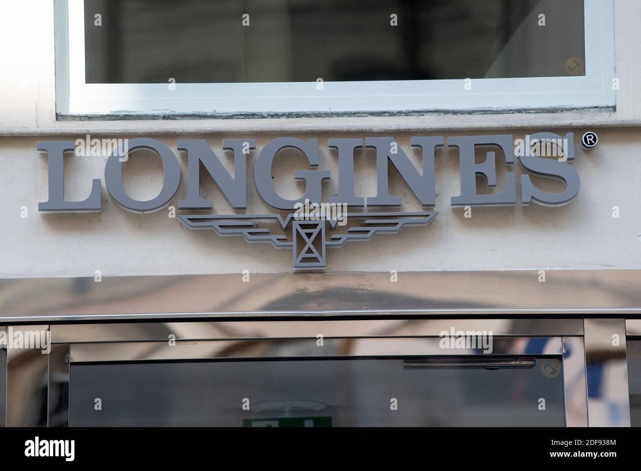 Longines Logo High Resolution Stock Photography and Images - Alamy