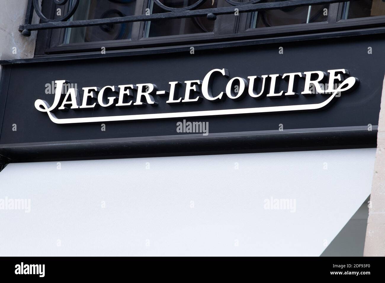 Jaeger lecoultre logo hi-res stock photography and images - Alamy
