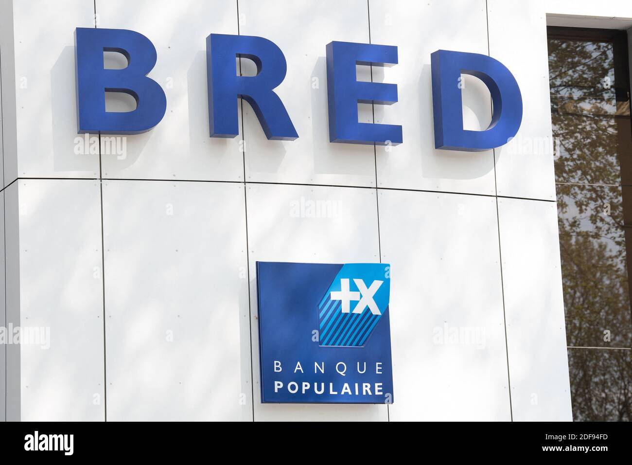Bred banque populaire hi-res stock photography and images - Alamy