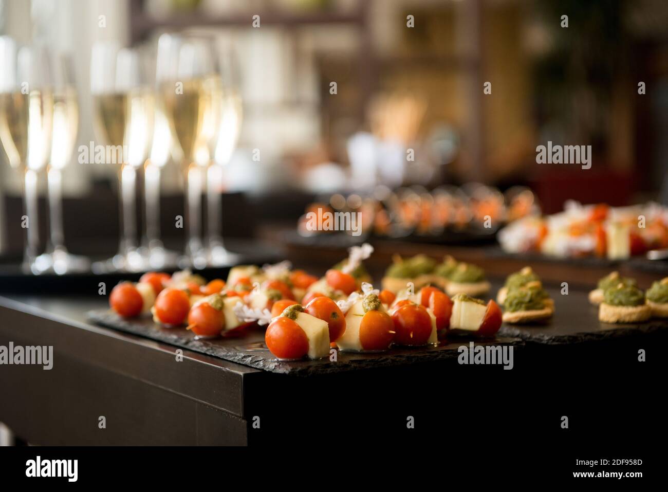 Champagne canape reception hi-res stock photography and images - Alamy