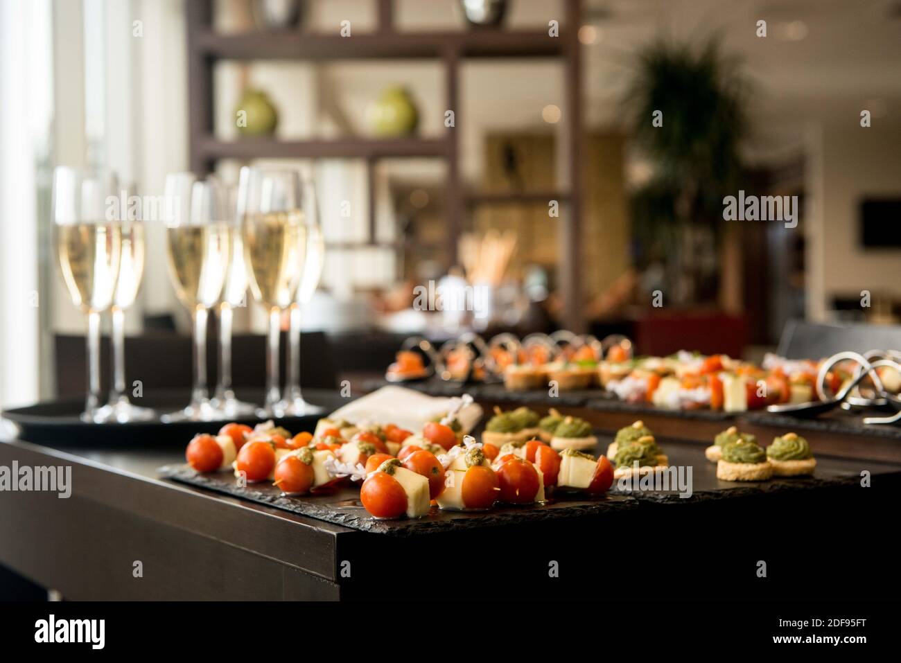 Champagne canape reception hi-res stock photography and images - Alamy