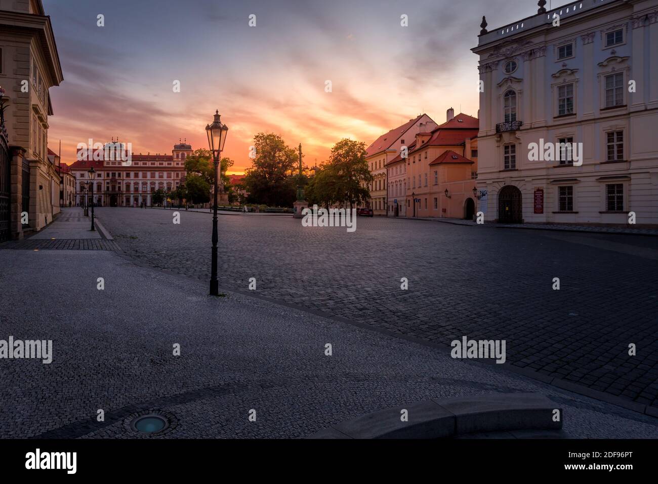 Beautiful sunset over Prague, Prague Castle and Hradcany district ...