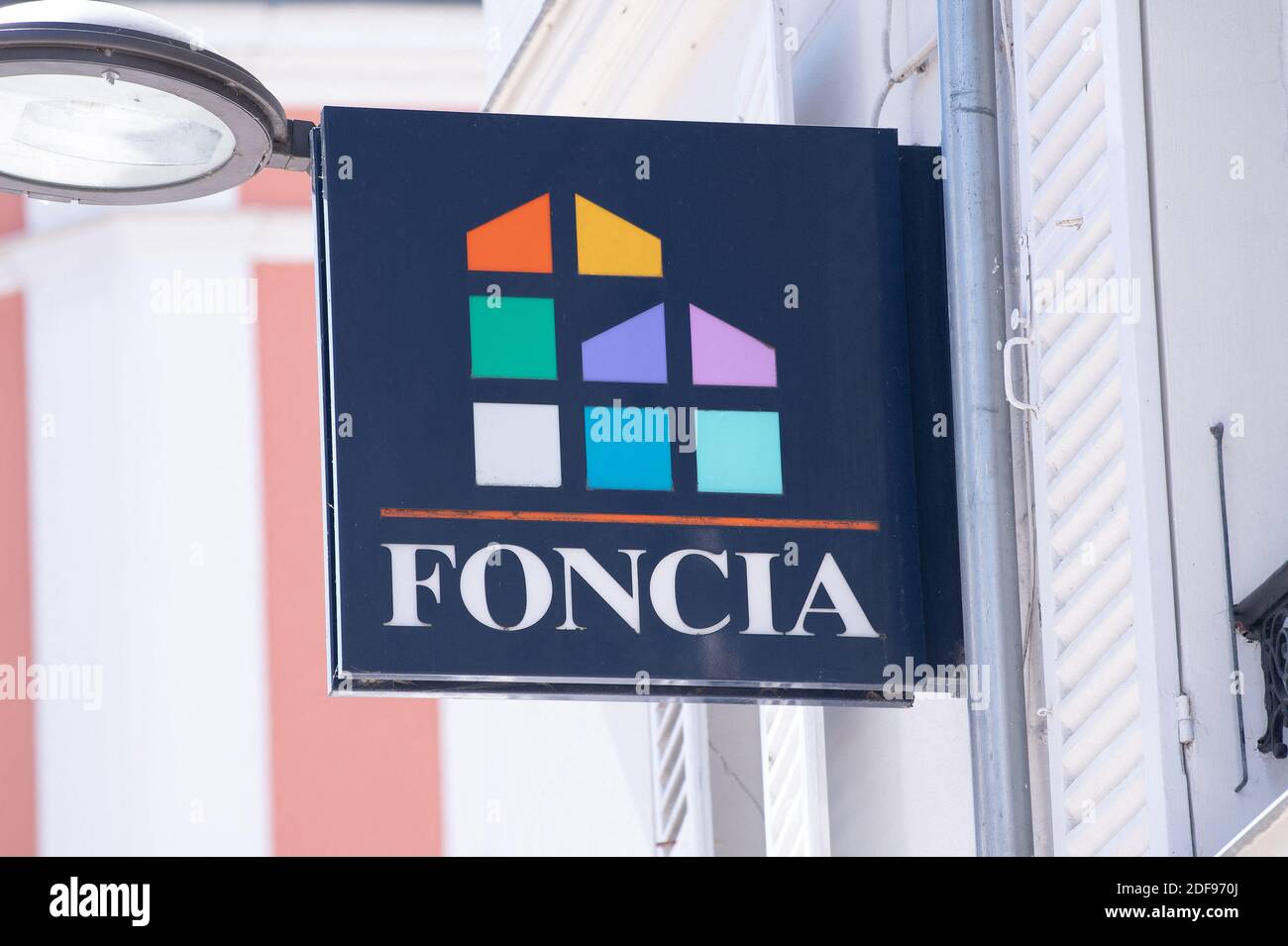 Foncia logo hi-res stock photography and images - Alamy
