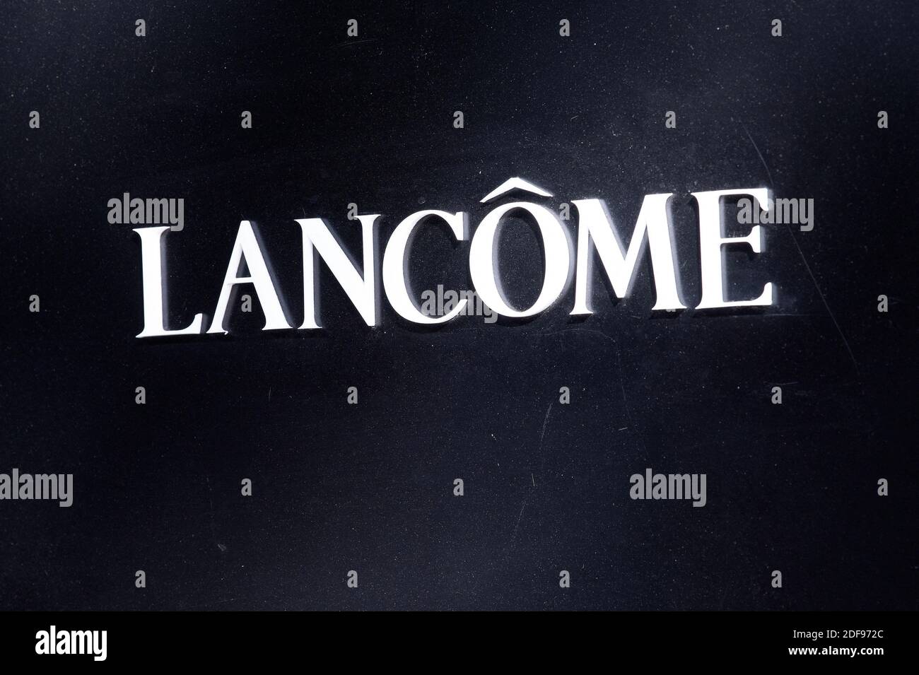Lancome logo hi-res stock photography and images - Alamy