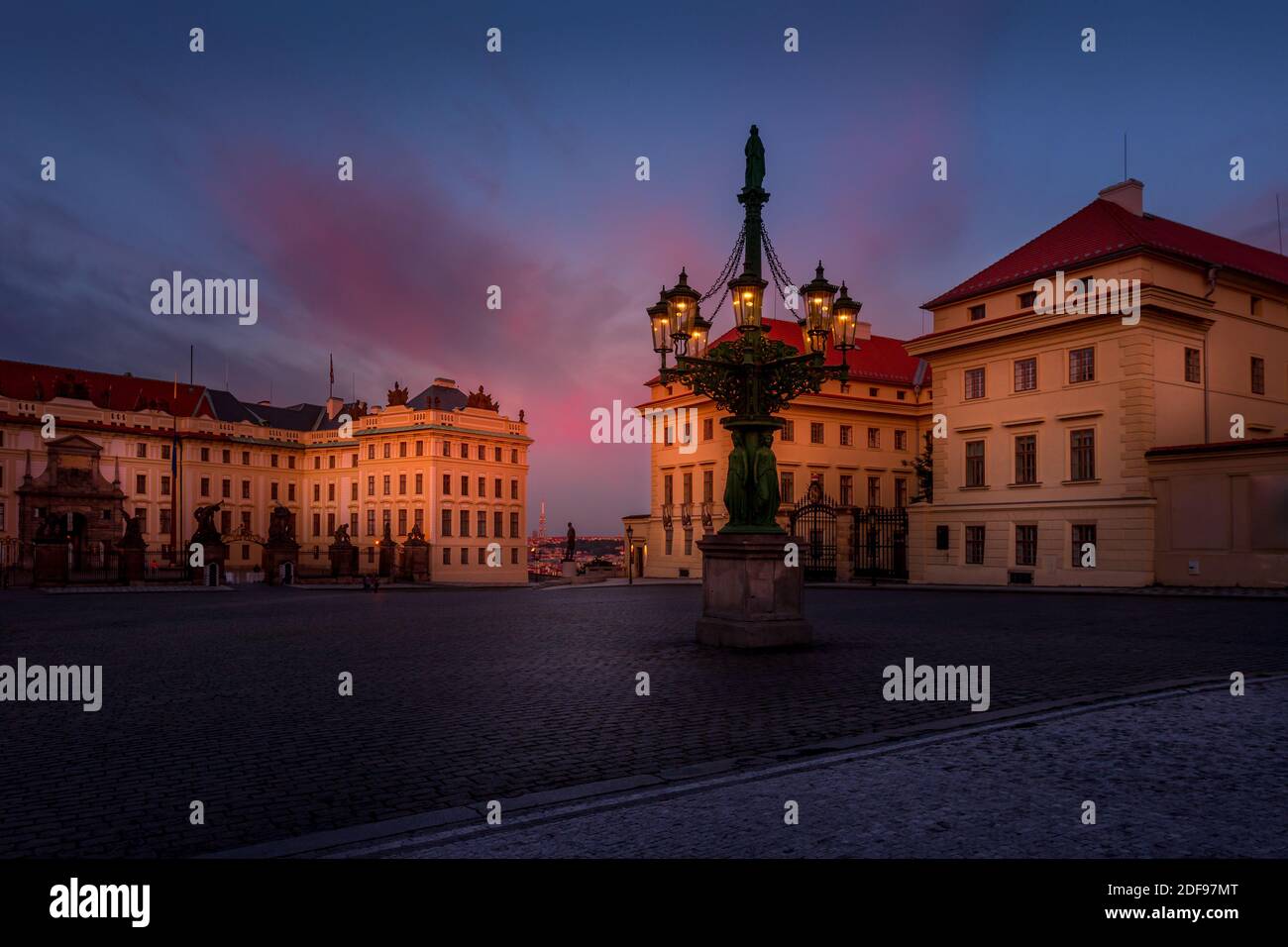Beautiful sunset over Prague, Prague Castle and Hradcany district ...