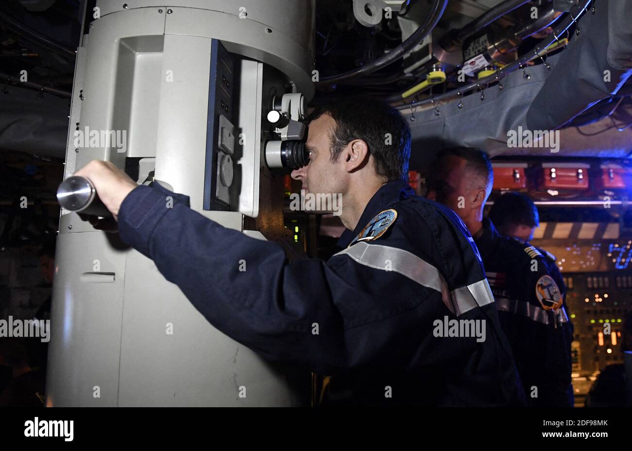 Commanders periscope hi-res stock photography and images - Alamy