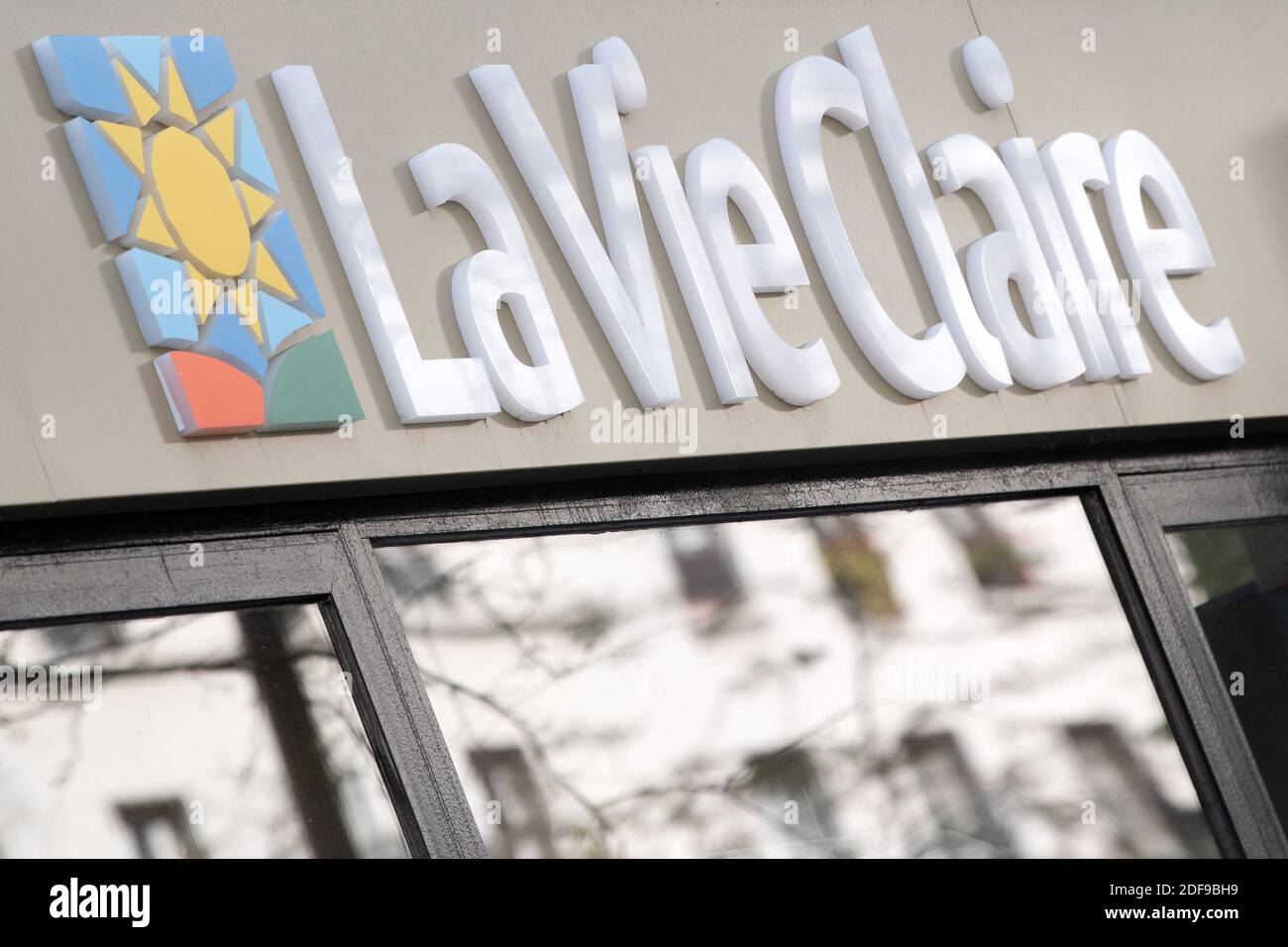 A shop sign of La Vie Claire on April 20, 2020 in Paris, France. Photo ...