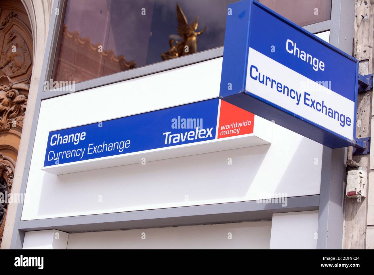 Travelex logo hi-res stock photography and images - Alamy
